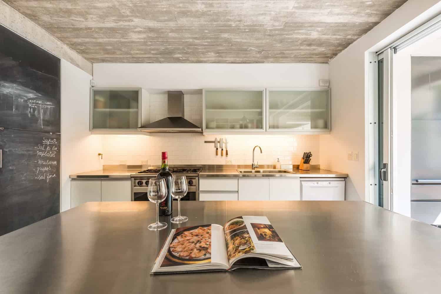 LRC House by BDB Arquitectos in San Isidro, Argentina