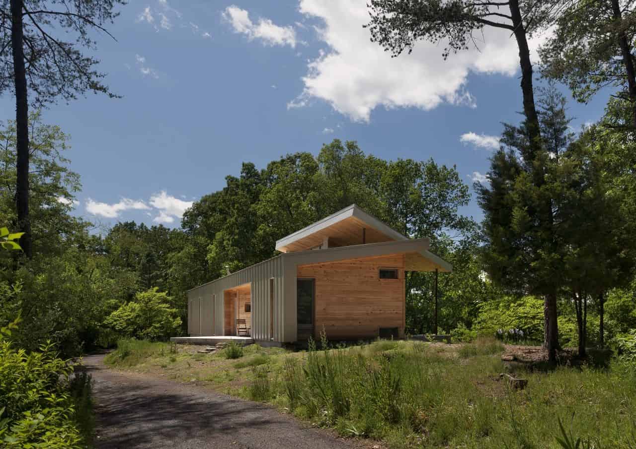 Ridge House by GriD Architects in Berkeley Springs, West Virginia