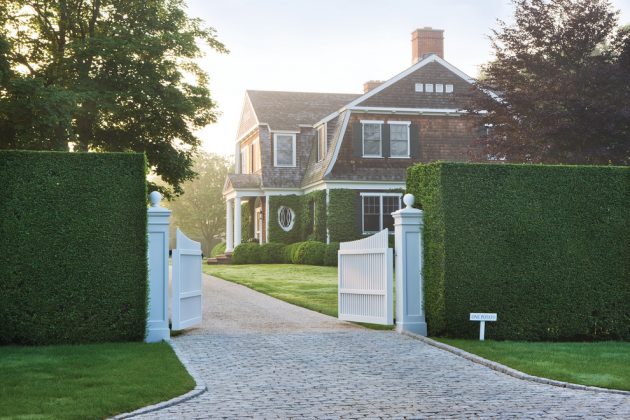 15 Lush Victorian Landscape Designs That Will Take Your Breath Away