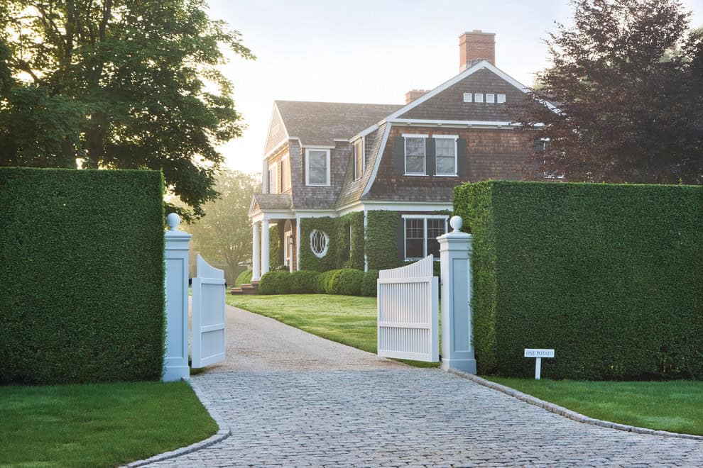 15 Lush Victorian Landscape Designs That Will Take Your Breath Away