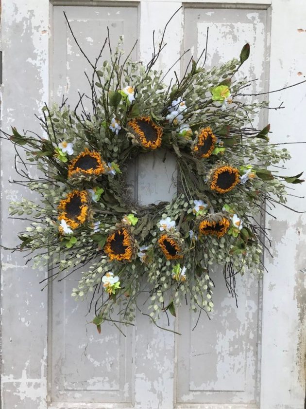 15 Refreshing Handmade Floral Summer Wreath Designs You've Gotta Hang