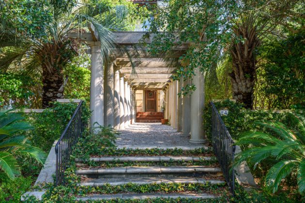 17 Spectacular Mediterranean Entrance Designs That Do Appeal