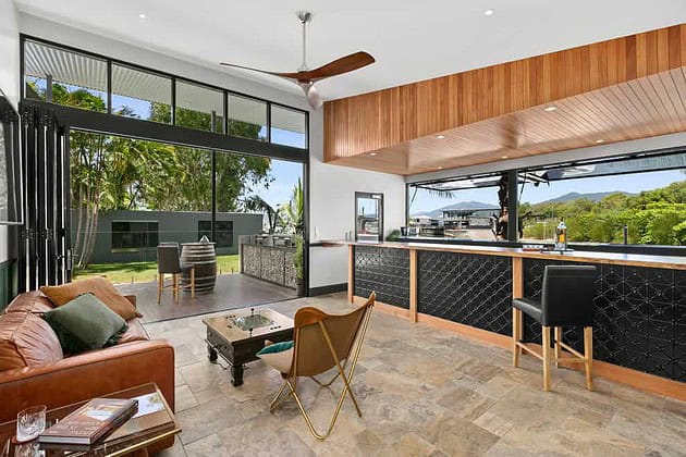 14 Fantastic Tropical Home Bar Designs You Can't Resist
