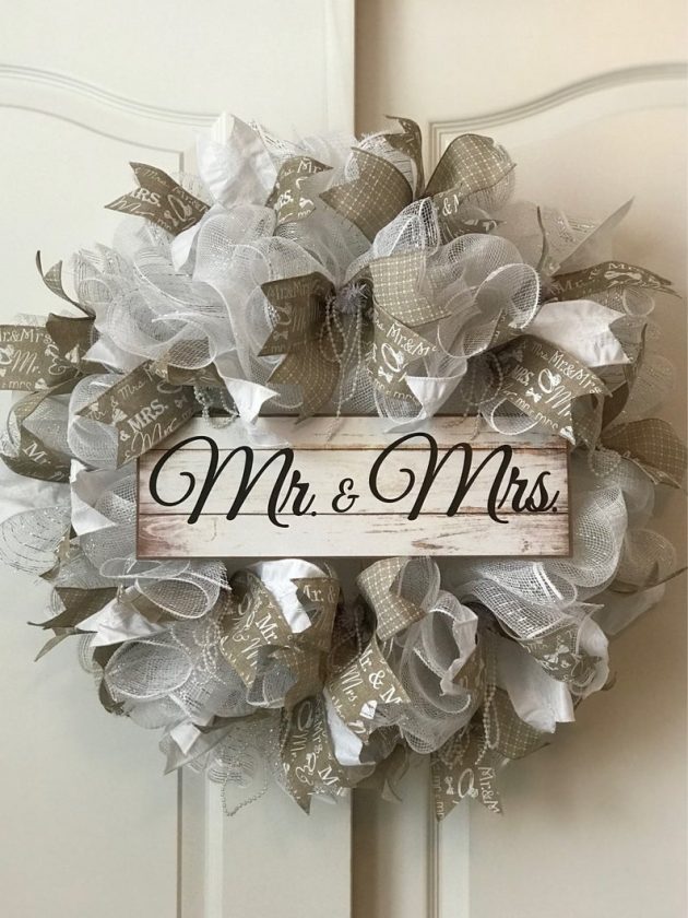 15 Cute Wedding Wreath Designs Every Summer Wedding Needs