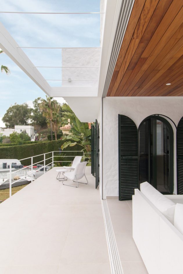 16 Breathtaking Mediterranean Balcony Designs With Beautiful Views