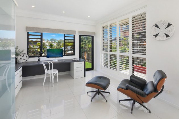 18 Impressive Tropical Home Office Designs You Could Work Forever In