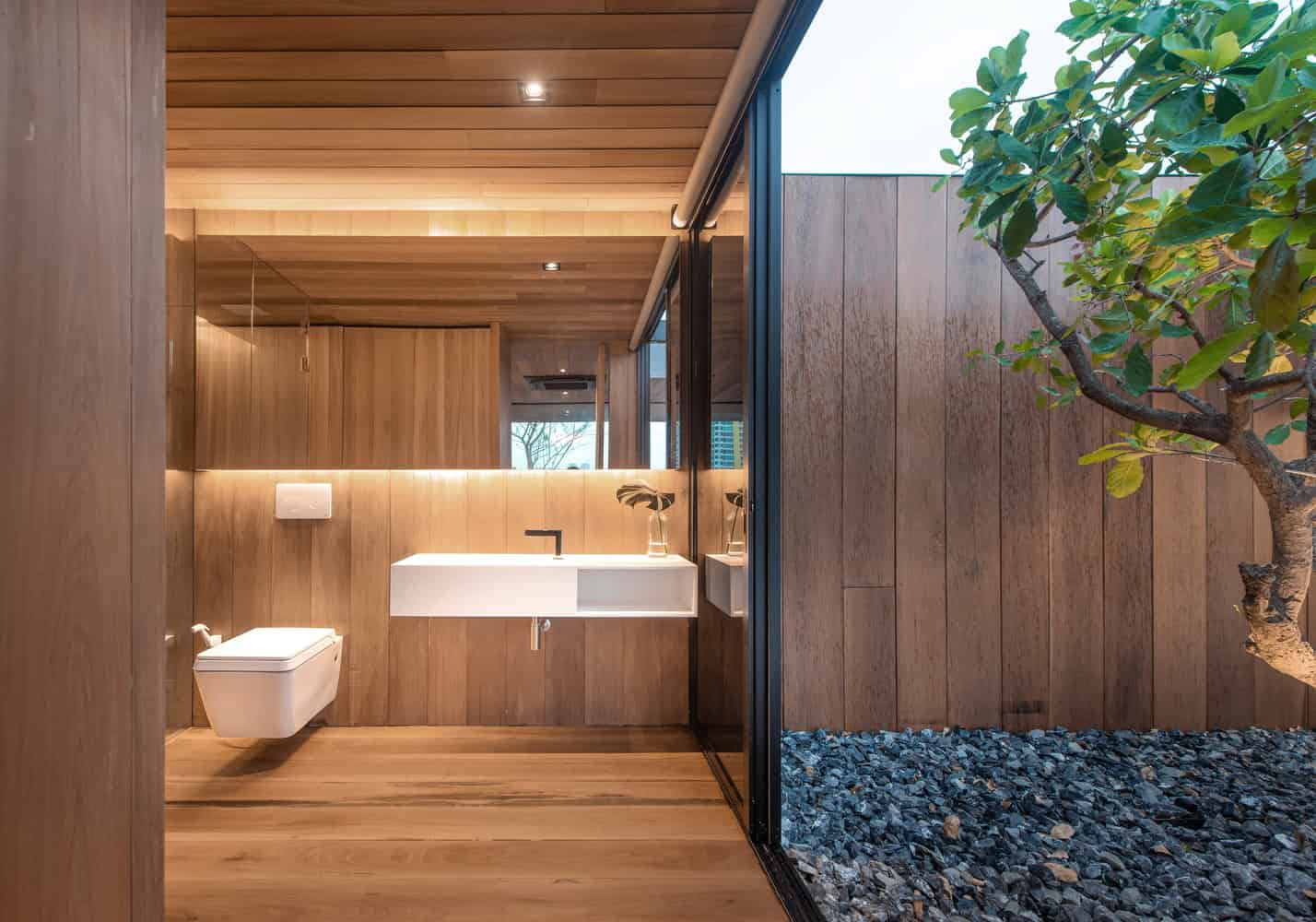 Skyscape Rooftop House by WARchitect in Khet Chatuchak, Thailand