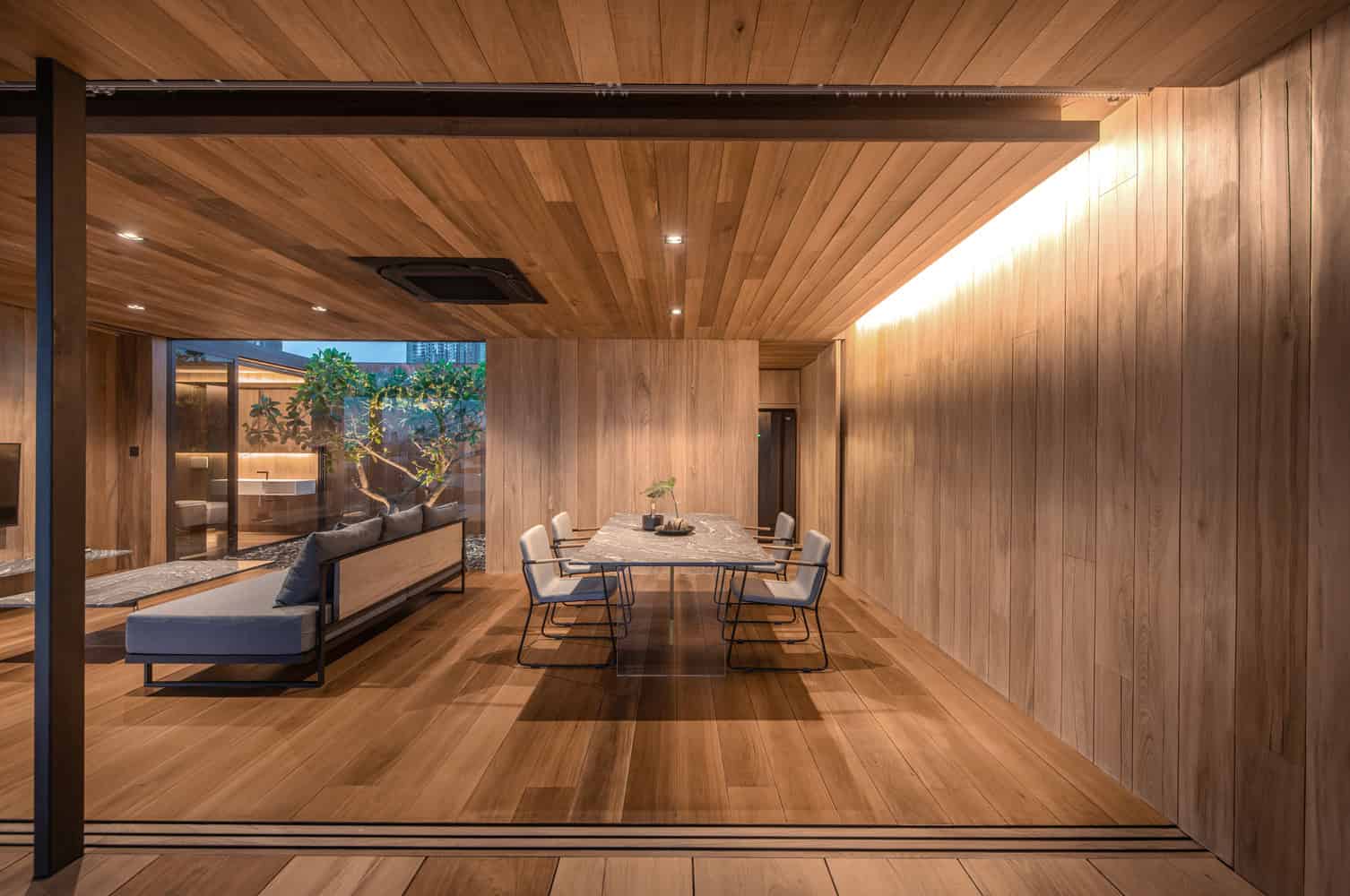 Skyscape Rooftop House by WARchitect in Khet Chatuchak, Thailand