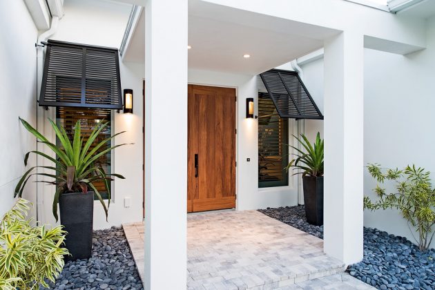 16 Amazing Tropical Entry Way Designs That Simply Invite You Over