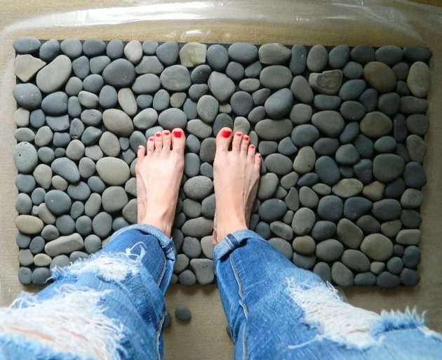 16 Creative DIY Stone Crafts That Are Perfect For The Fall Season