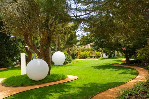 17 Spectacular Eclectic Landscape Designs You're Going To Admire