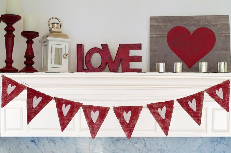 15 Sweet Valentine's Day Banner & Garland Ideas To Surprise Your Sweetheart