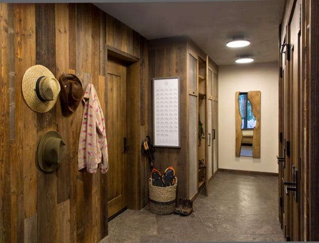 16 Beautiful Rustic Entry Hall Designs That Will Welcome You Nicely