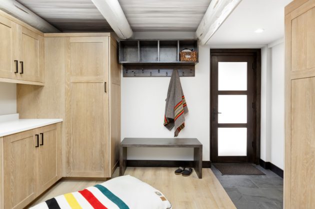 16 Beautiful Rustic Entry Hall Designs That Will Welcome You Nicely