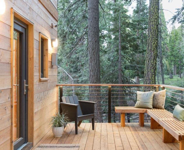 20 Phenomenal Rustic Deck Designs For Your Outdoor Spaces