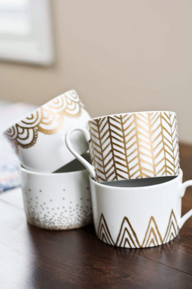 15 Creatively Decorative DIY Ideas That Make Use Of Boring Dishes