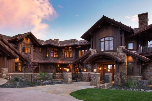 18 Monumental Rustic Exterior Designs You Just Can't Look Away From