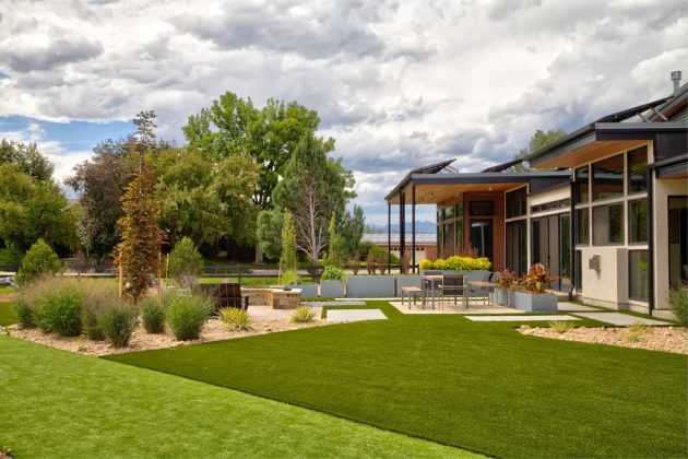 16 Beautiful Modern Landscape Designs That Prove Simple Is Perfect