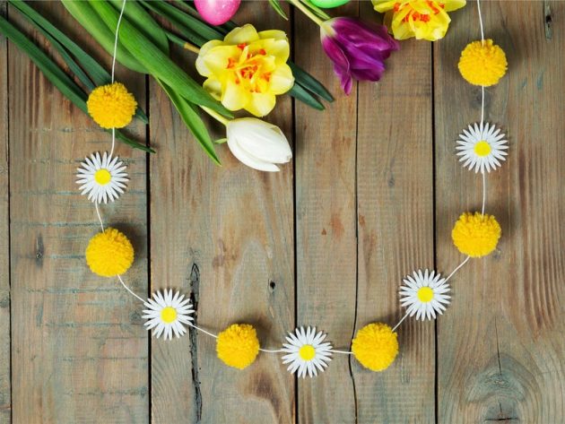 16 Colorful Spring Banner & Garland Designs To Welcome The Season