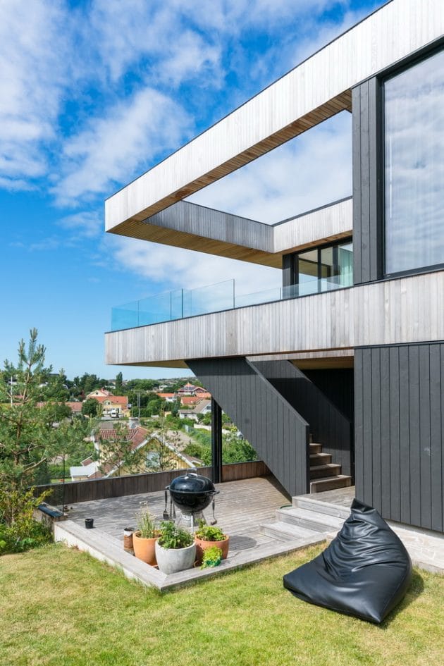 16 Practically Beautiful Modern Deck Designs For Your Outdoor Spaces