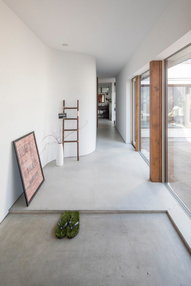 15 Interesting Industrial Entry Hall Designs Suitable For Lofts