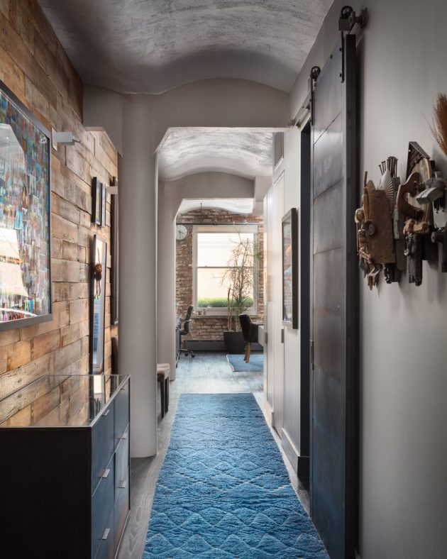 18 Engaging Industrial Hallway Designs For Your Loft