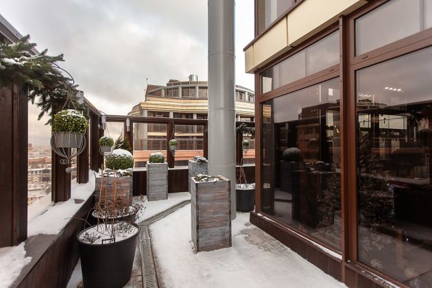 15 Compact Industrial Balcony Designs For Lofts And Houses