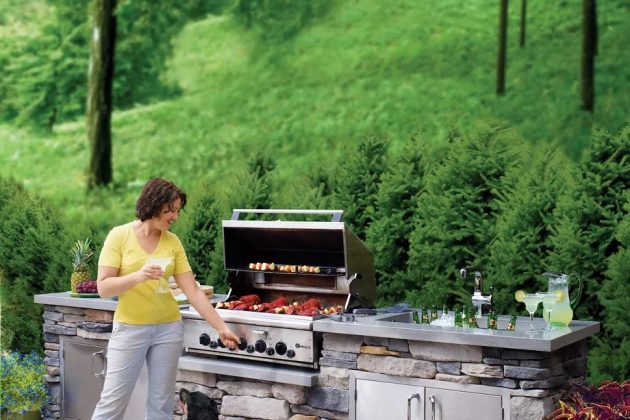 15 Incredible DIY Barbecue Projects You Can Build In Your Backyard