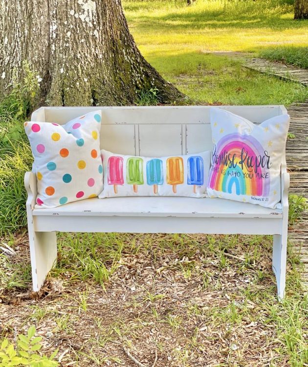 15 Joyful Summer Pillow Designs You Can Use To Deck Out Your Patio