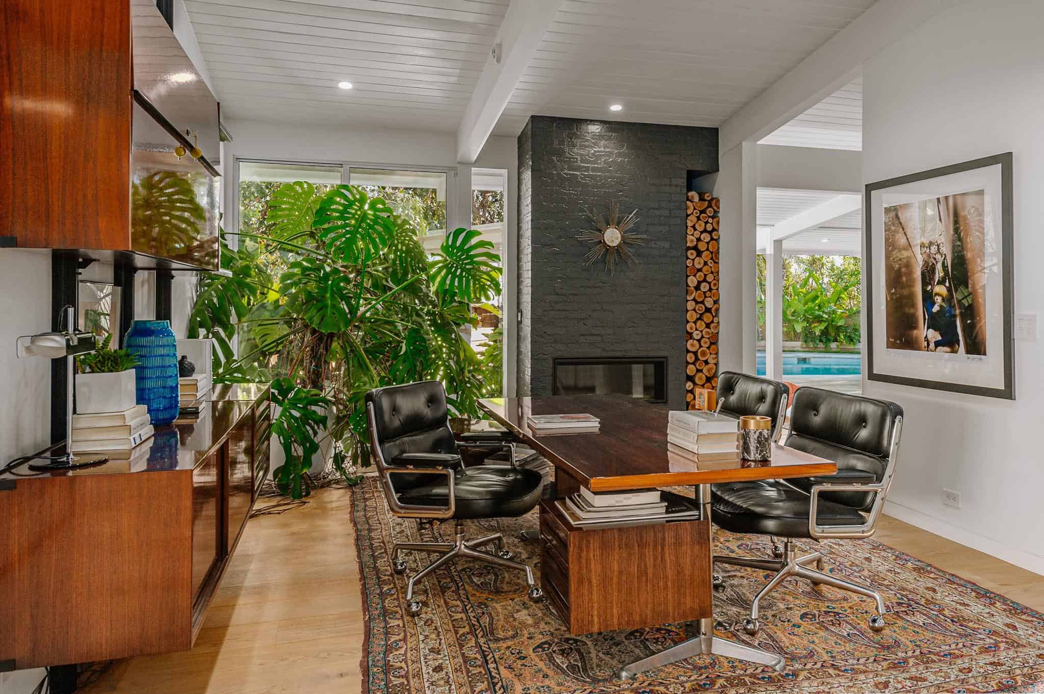 16 Astounding Mid Century Modern Home Office Interiors For Peak