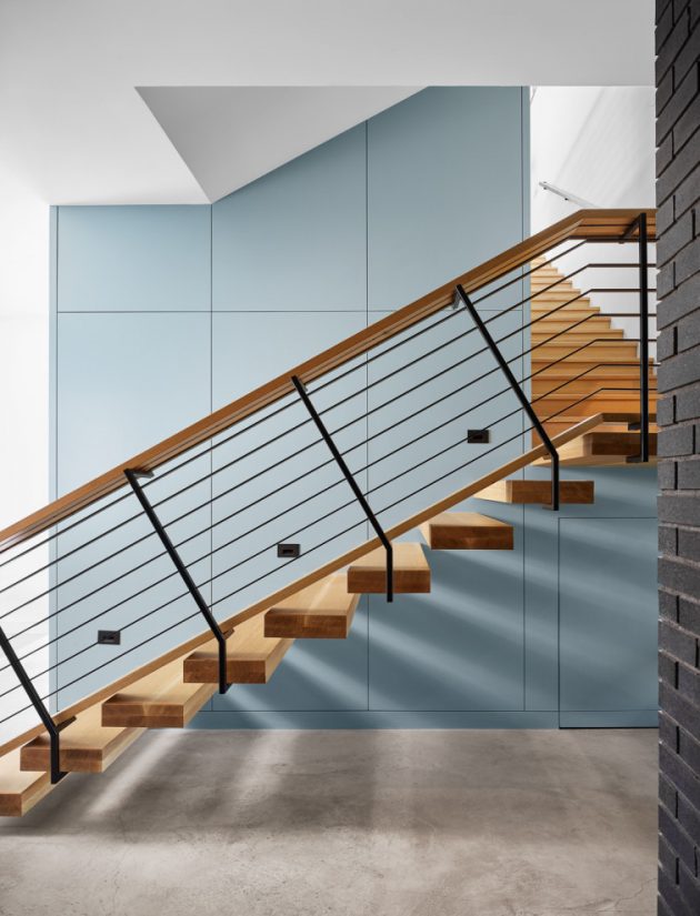 20 Outstanding Mid-Century Modern Staircase Designs For Inspiration