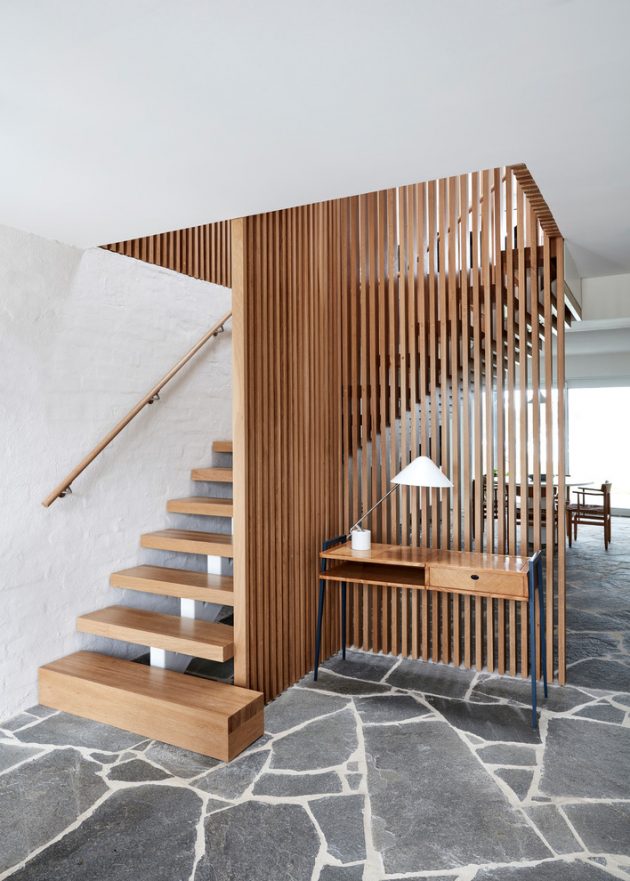 20 Outstanding Mid-Century Modern Staircase Designs For Inspiration
