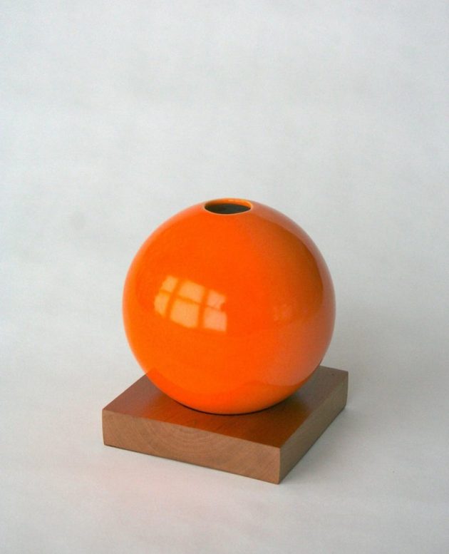 15 Stylish Modern Vase Designs That Will Add A Soft Touch To Your Decor