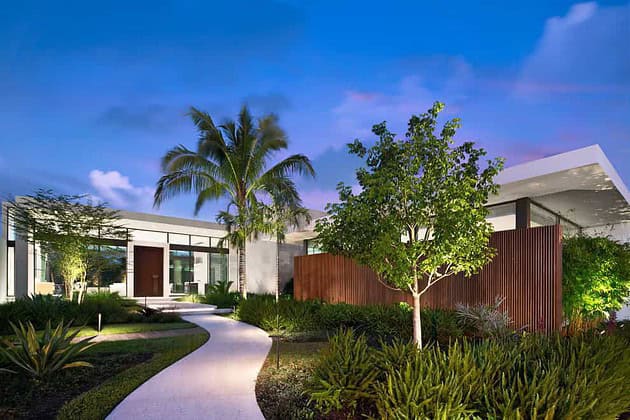 18 Remarkable Mid-Century Modern Exterior Designs You Won't Stop Looking At