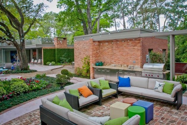 20 Dazzling Mid-Century Modern Patio Ideas You Won't Be Able To Resist