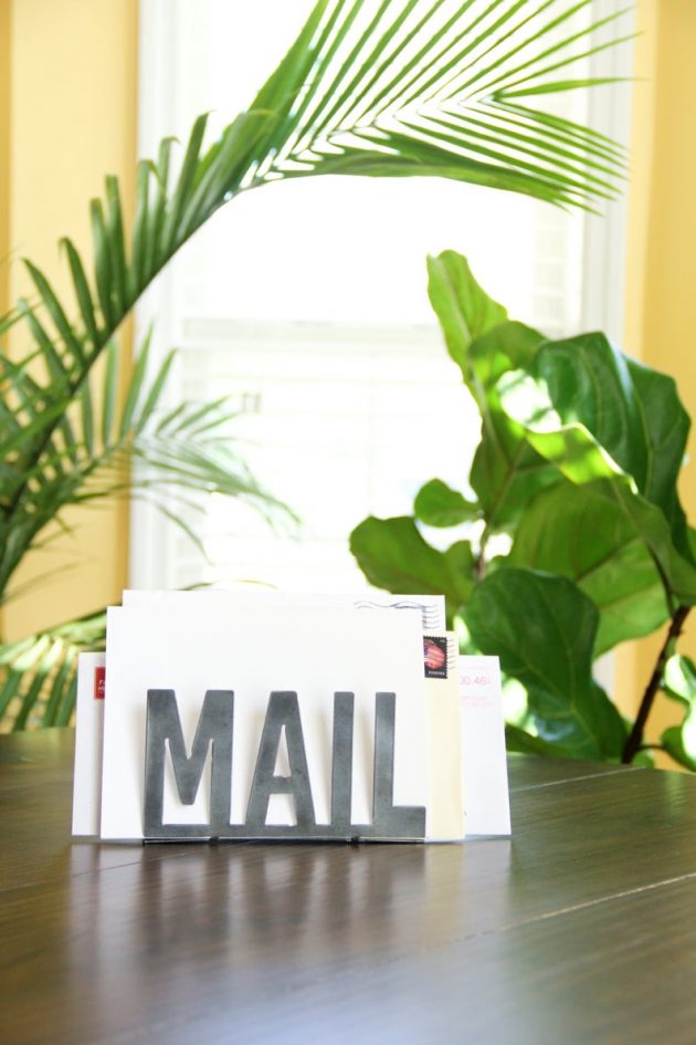 20 Simple But Practical Desk Organizer Designs For Your Office & Home