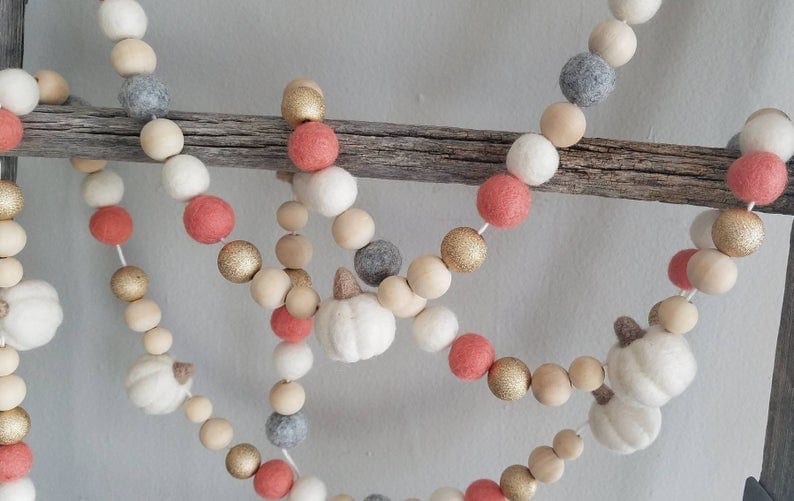 17 Beautiful Fall Garland Designs For Subtle Decor