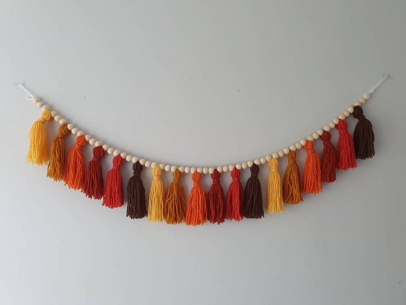 17 Beautiful Fall Garland Designs For Subtle Decor