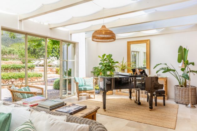 15 Outstanding Mediterranean Sunroom Designs You Will Go Crazy For