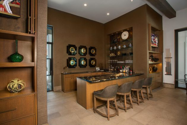 16 Opulent Mediterranean Home Bar Designs For A Luxurious Experience