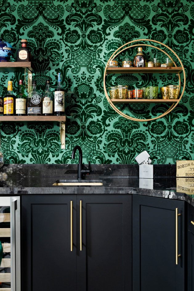 16 Opulent Mediterranean Home Bar Designs For A Luxurious Experience