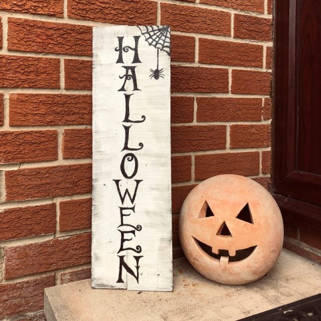 18 Awesome Halloween Signs That Will Add Subtle Spooky Decor To Your Home
