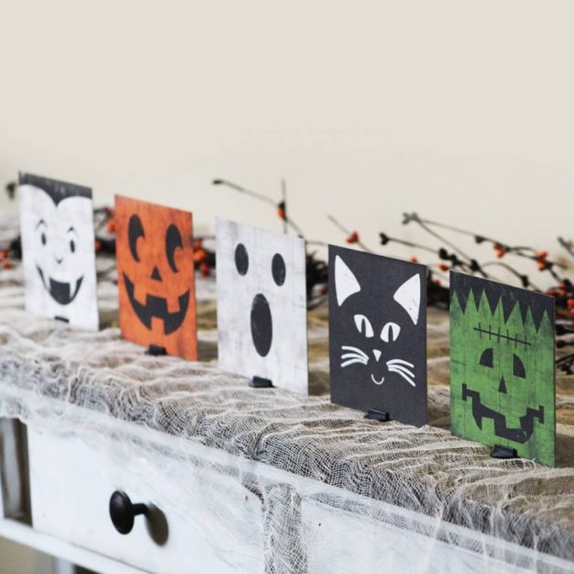 18 Awesome Halloween Signs That Will Add Subtle Spooky Decor To Your Home