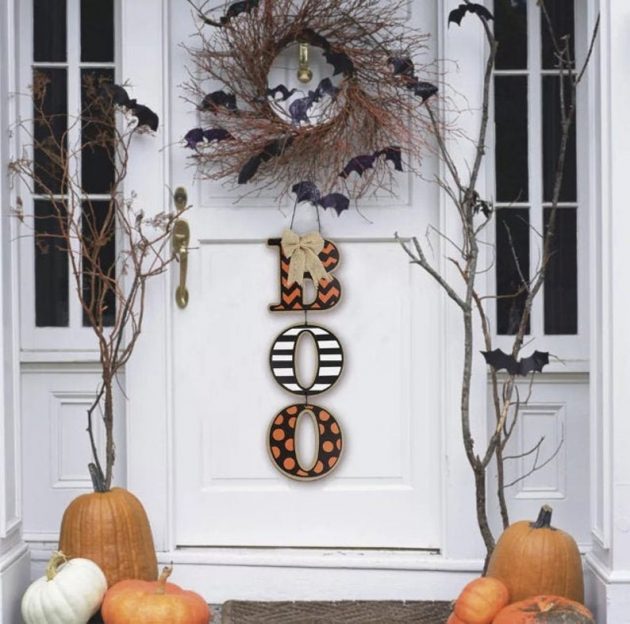 18 Awesome Halloween Signs That Will Add Subtle Spooky Decor To Your Home