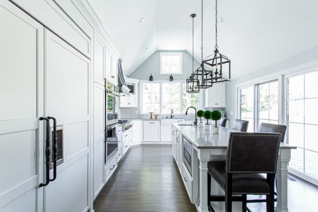 16 Spectacular Traditional Kitchen Interiors You Will Drool Over