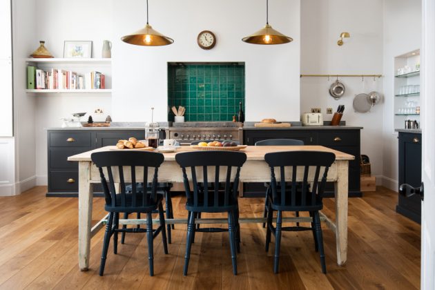 16 Spectacular Traditional Kitchen Interiors You Will Drool Over