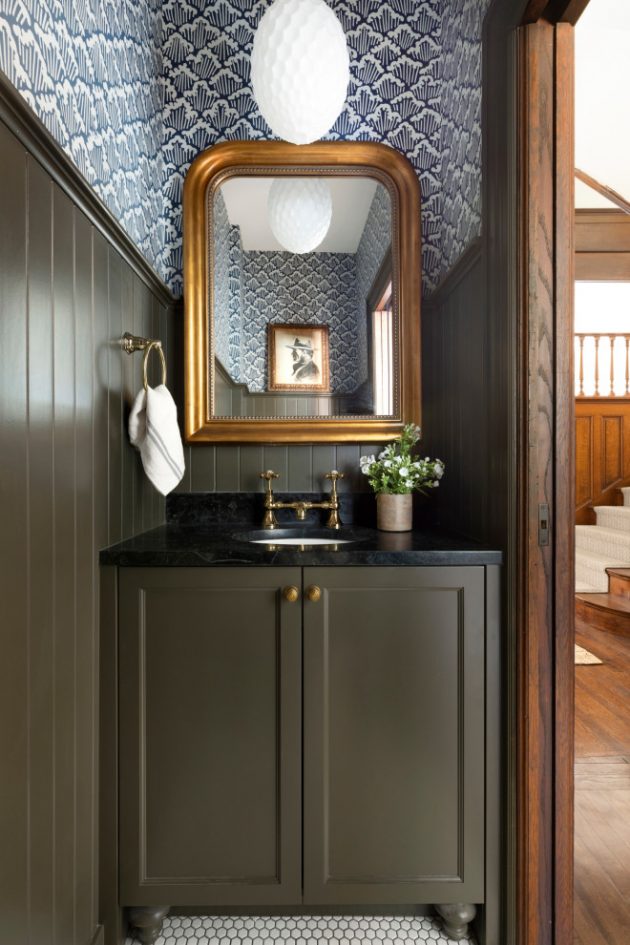 18 Elegant Traditional Powder Room Interiors That Will Stun You
