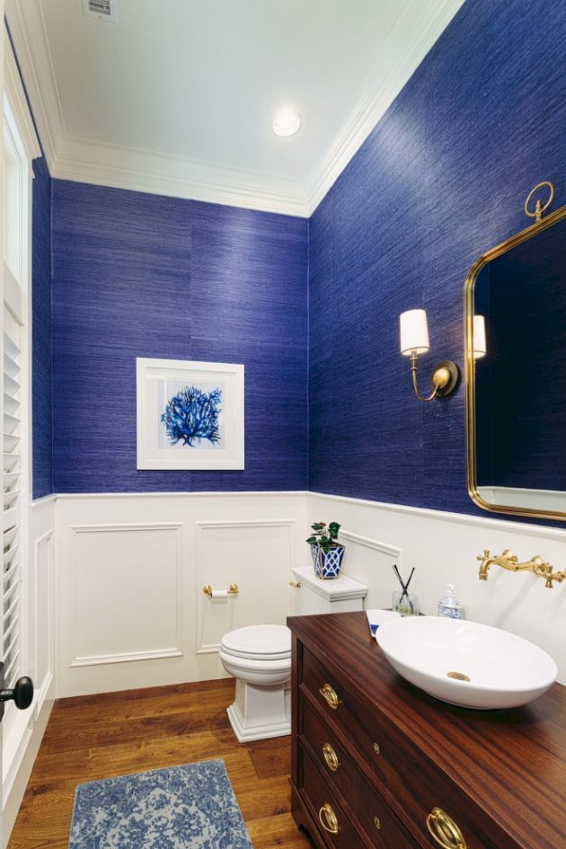 18 Elegant Traditional Powder Room Interiors That Will Stun You