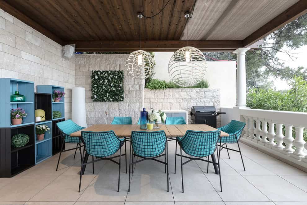 20 Breathtaking Mediterranean Balcony Designs That Are Pure Bliss