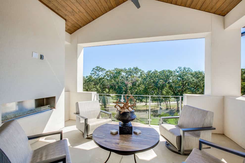 20 Breathtaking Mediterranean Balcony Designs That Are Pure Bliss